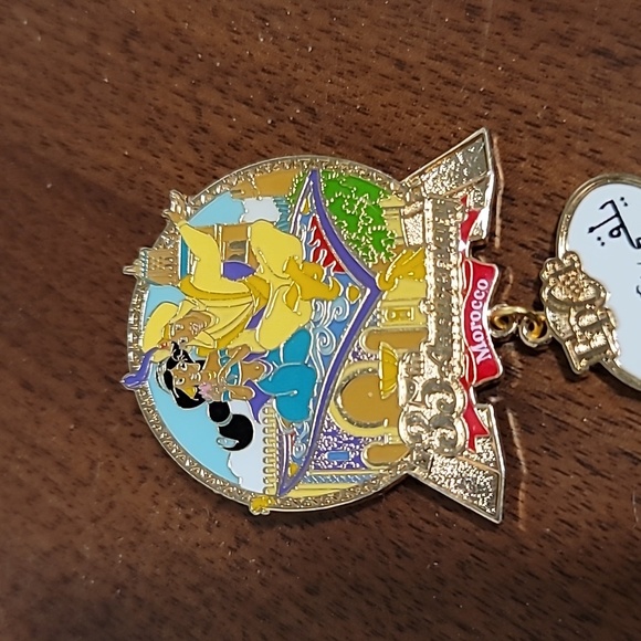 Disney | Accessories | Rare Aladdin And Jasmine Pin | Poshmark